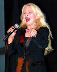 NL Biografie – PUSSYCAT ONLINE: Take A Look At Pussycat / Toni Wille ...